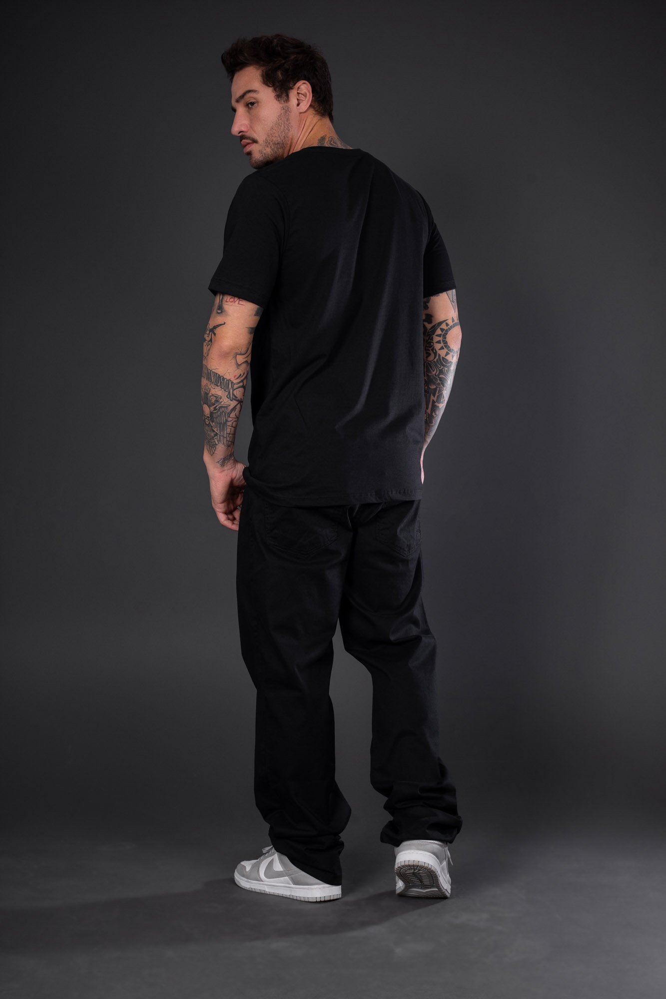 Camiseta Preta Lisa de 100% Algodão Premium | Black Targ